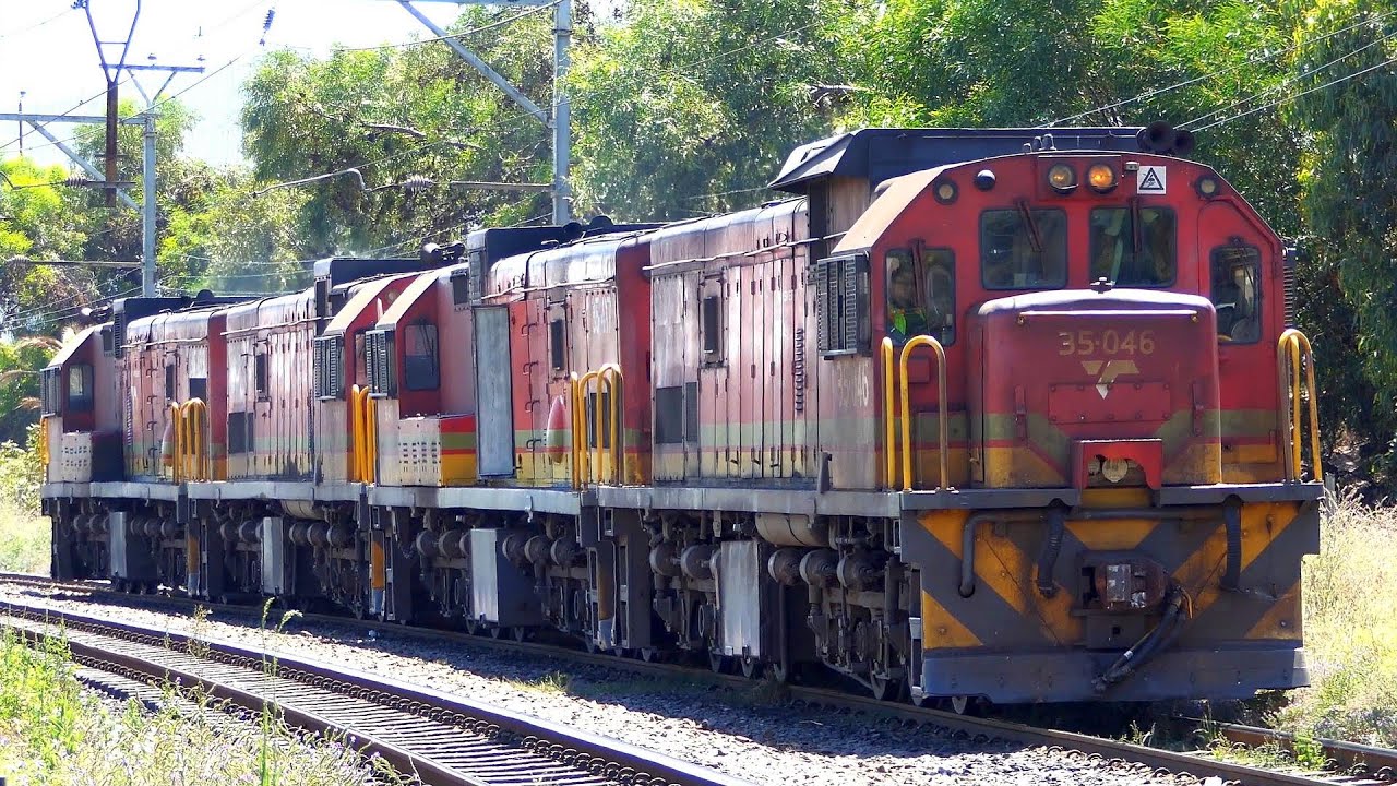 Returning light: String of 4 Diesel locomotives to BELLVILLE TRANSNET ...