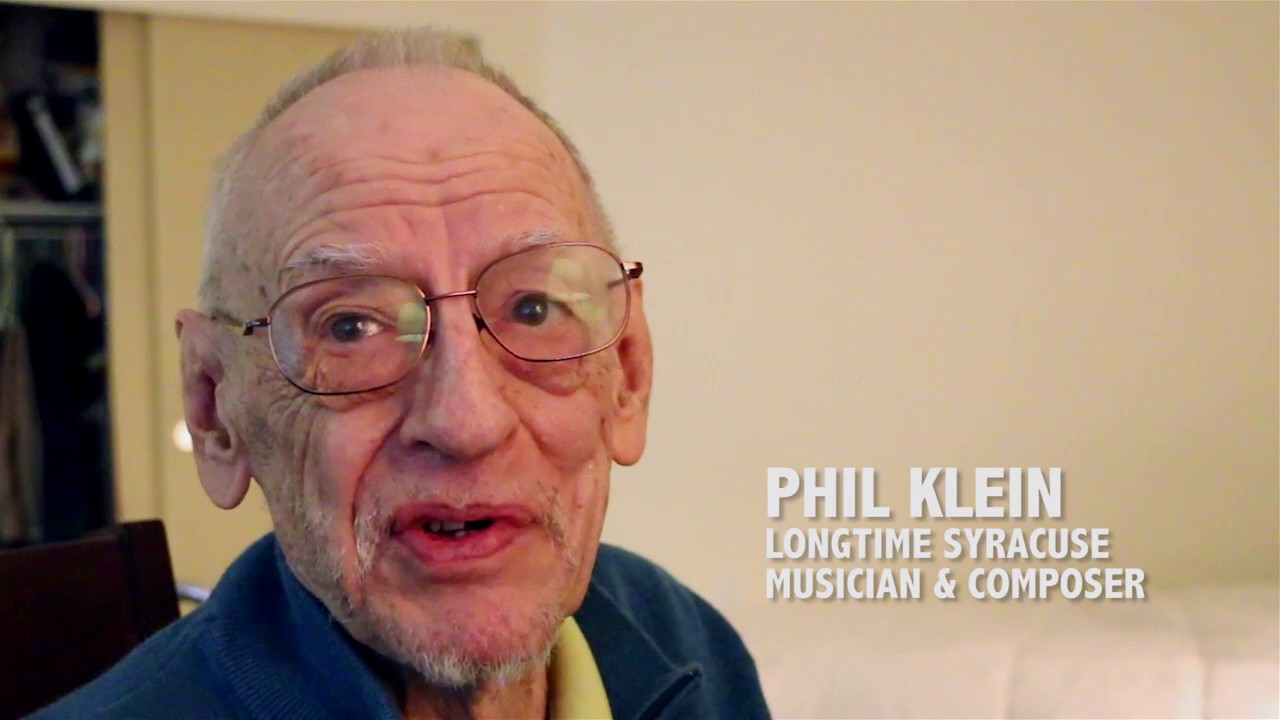 Phil Klein has been playing piano for 80 years - YouTube