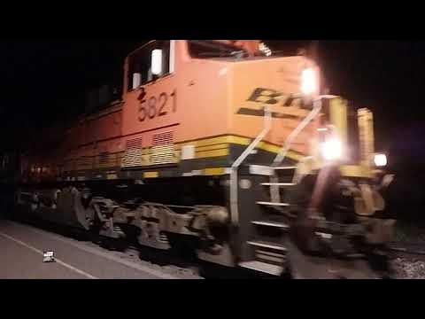 8-3 4K Video BNSF 5821 West bound coal train, Executive Grinstein Paint SD70 MAC - YouTube