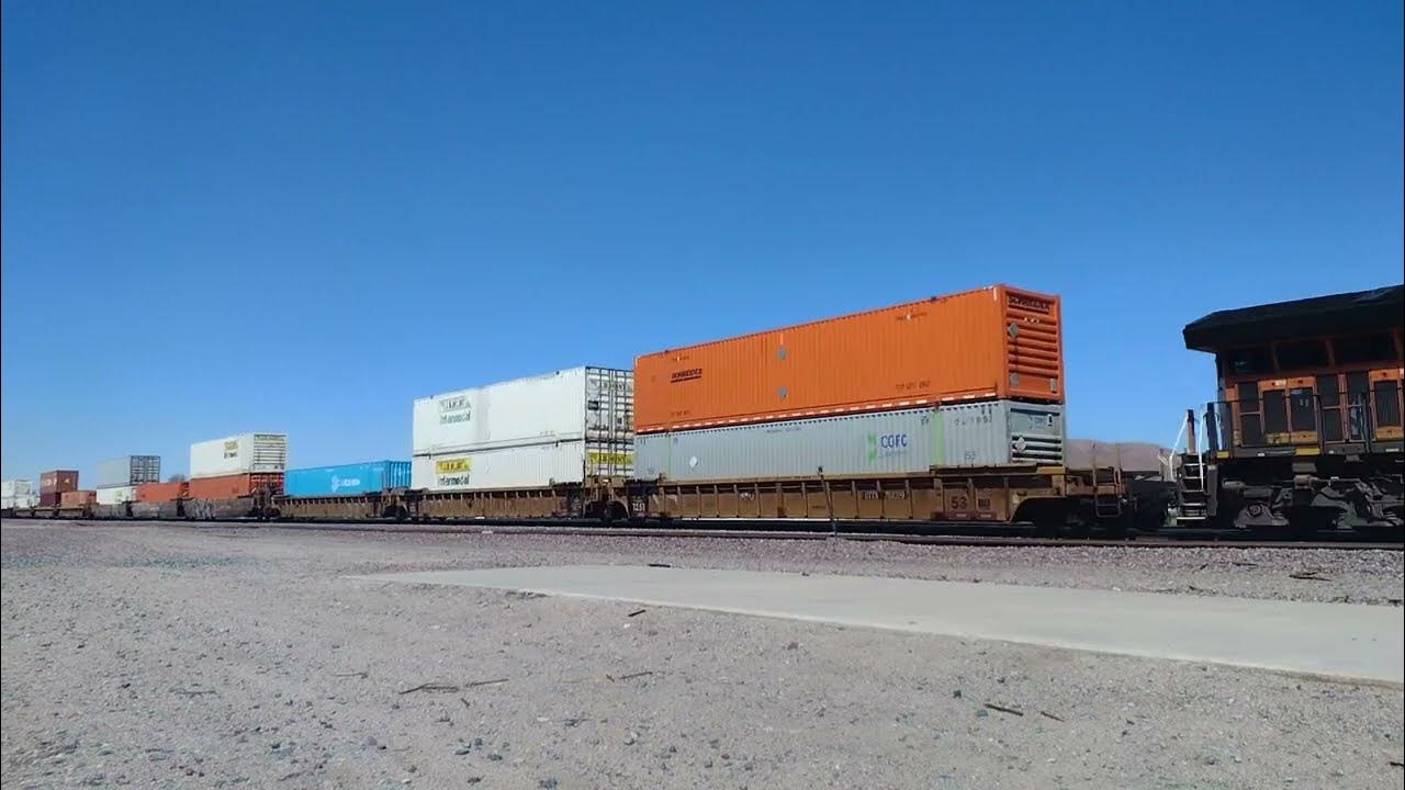 EB BNSF Domestic Intermodal/Port Stack Train In Daggett Ca! #bigbossrailfanner - YouTube