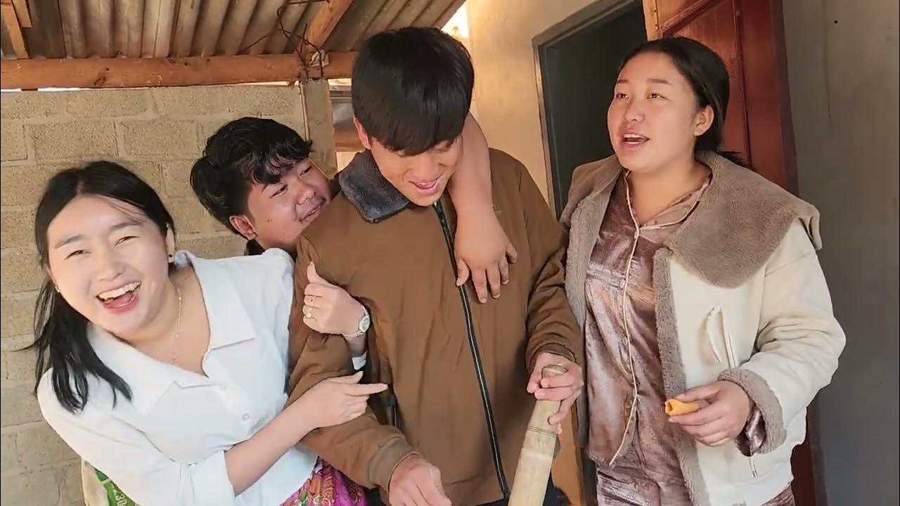 saib peb lub neej sawv ntxov hnub no - YouTube