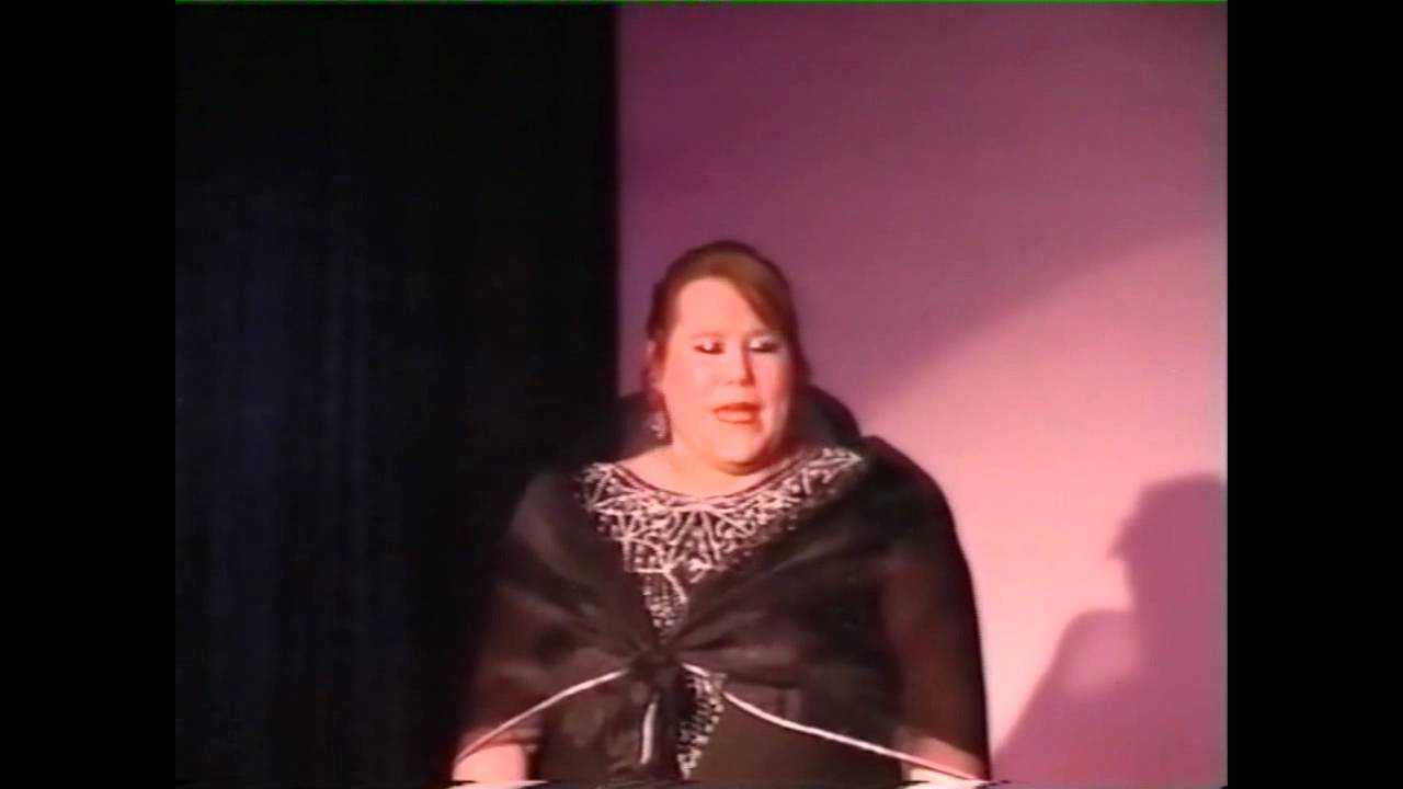 Katherine Goodwin singing Bill from Showboat - YouTube