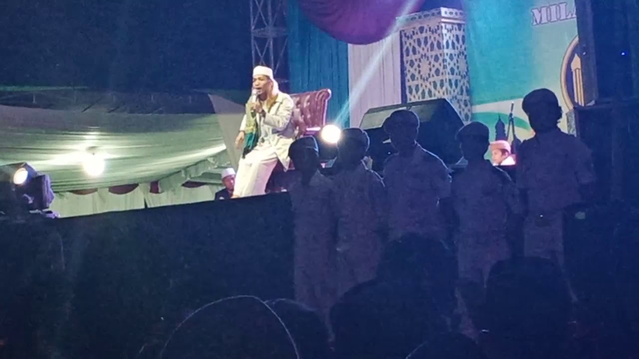 Ust.Gilang bersama sayyid ibrahim bin bahar bin smith (putra habib ...