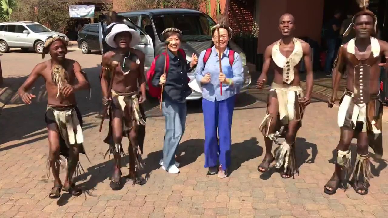 Traditional Dancing in Victoria Falls - YouTube