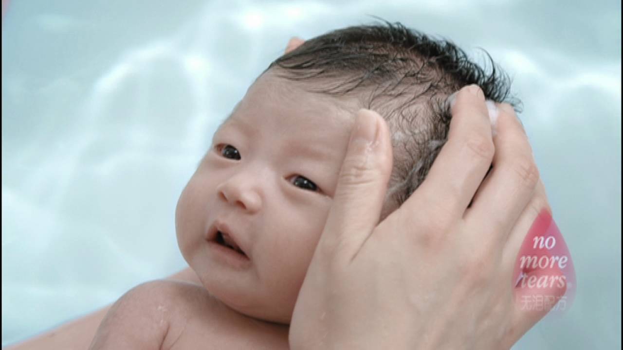 Johnson's Baby Self Foaming 'TTT Wash' - YouTube