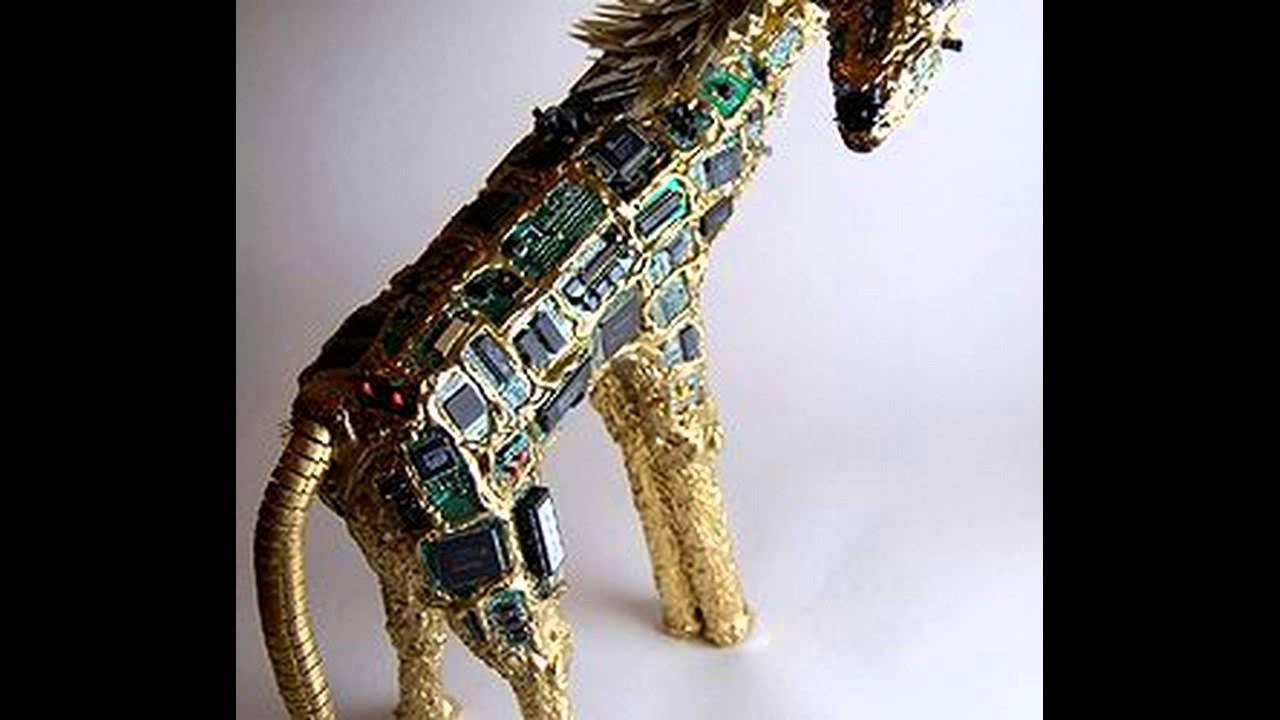 Stunning Sculptures Made from Discarded CD Fragments - YouTube