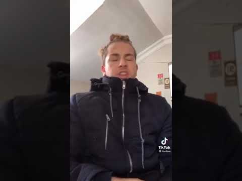 theibac En Komik Tiktok Videoları |Sınıfta sürekli üşüyen kız
