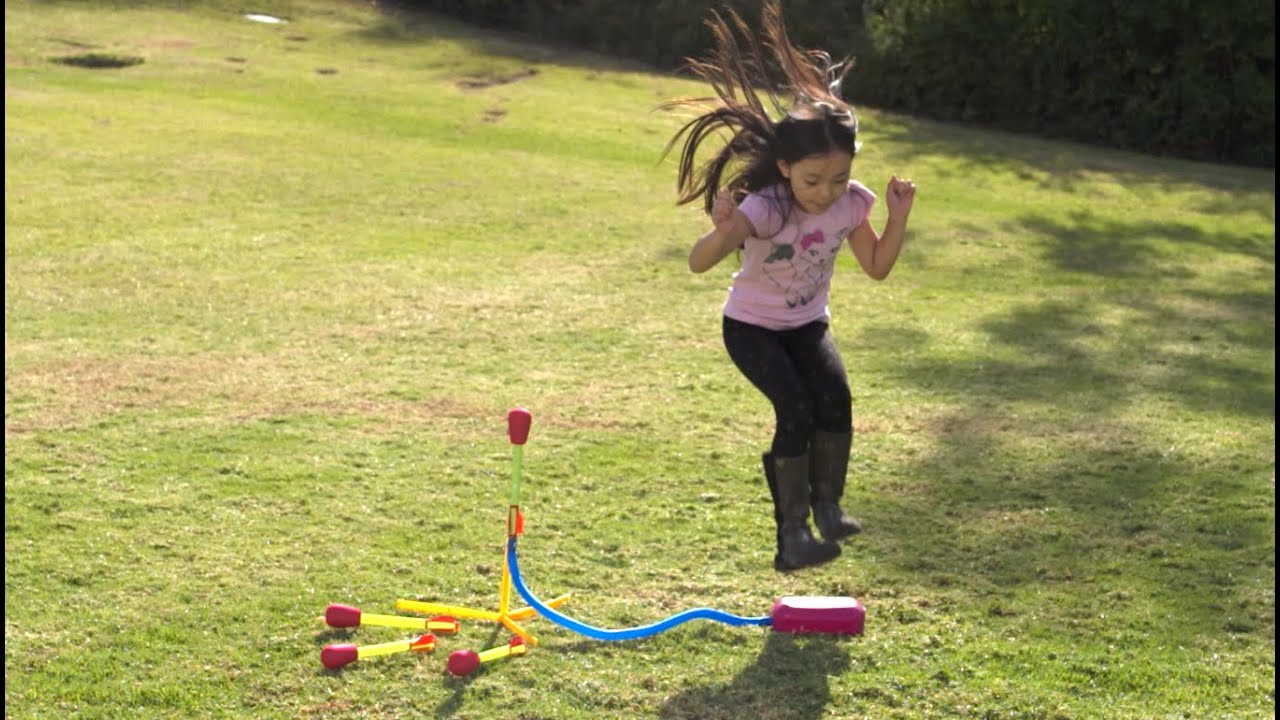 Stomp Rocket Dueling 100% Kid Powered Toys - YouTube