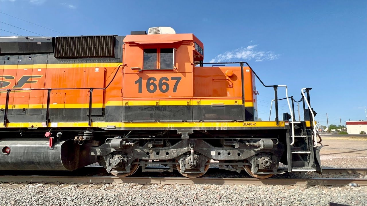 BNSF 1667 pulls a huge cut of double stack cars in Glendale AZ - YouTube