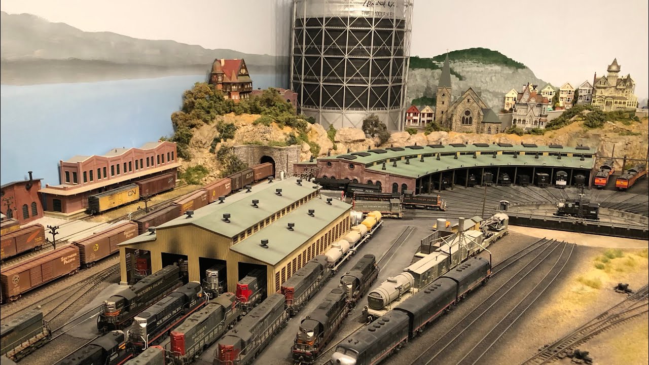 N Scale Southern Pacific in San Francisco - YouTube