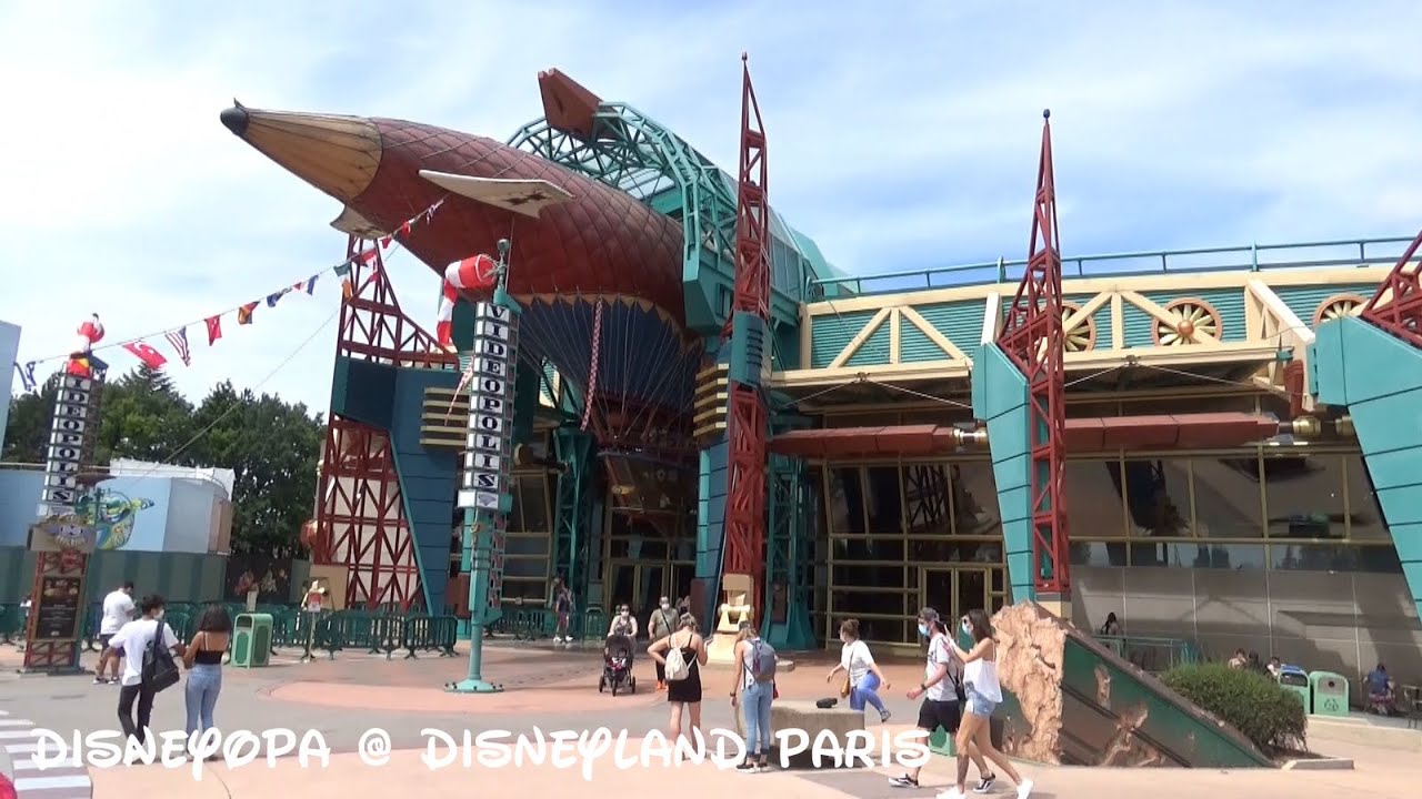 Themen-Burger mit Branding im Cafe Hyperion Restaurant DisneyOpa - YouTube