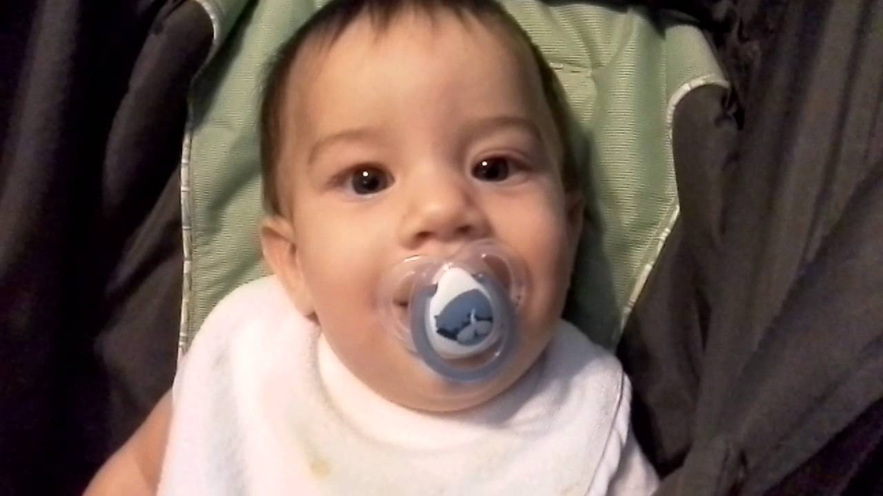 Pooping baby part 2 - YouTube