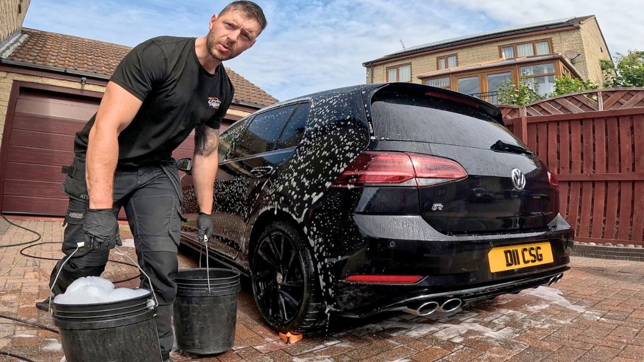 Bradford Golf R Gets a £750 Ceramic Coating... - YouTube