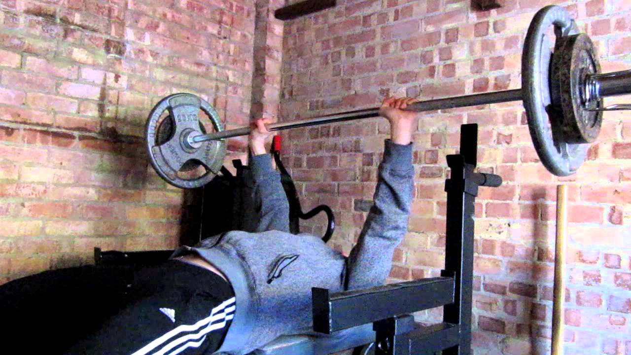 80kg bench press for 3 reps - YouTube