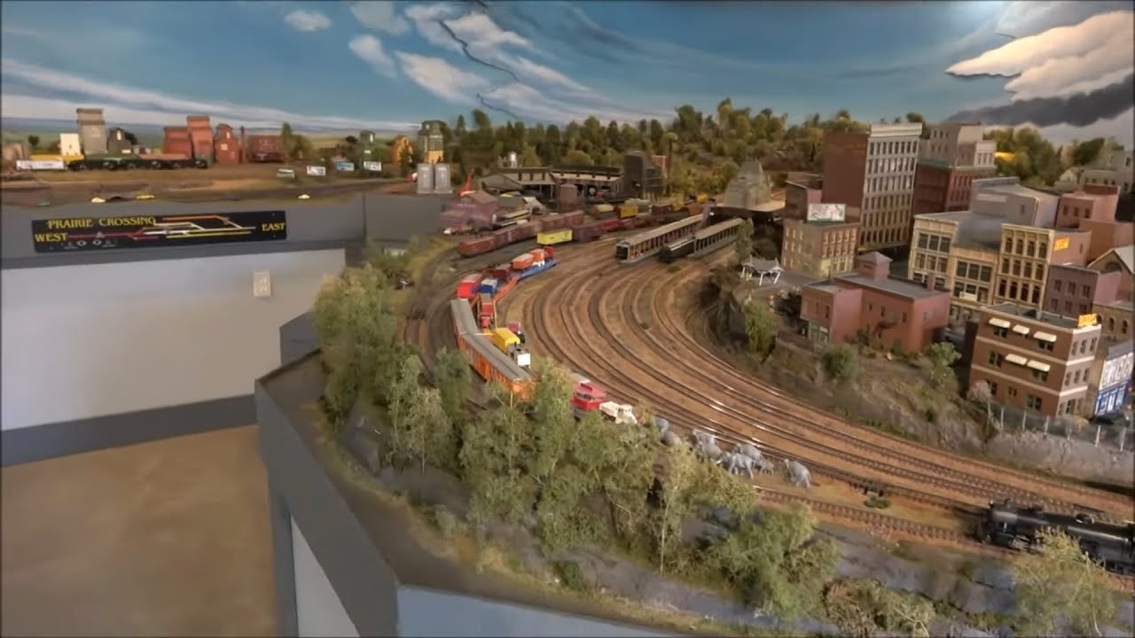 The Godfather's Pizza CEO's HO Scale Layout & More - Sioux City RR ...