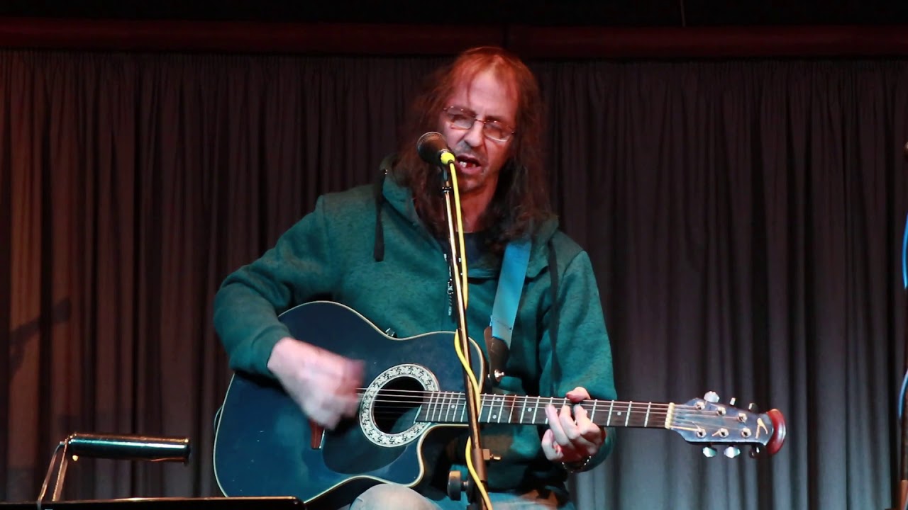 18100421 Mike Rowe Performs @ TJs Acustic Music Club - YouTube