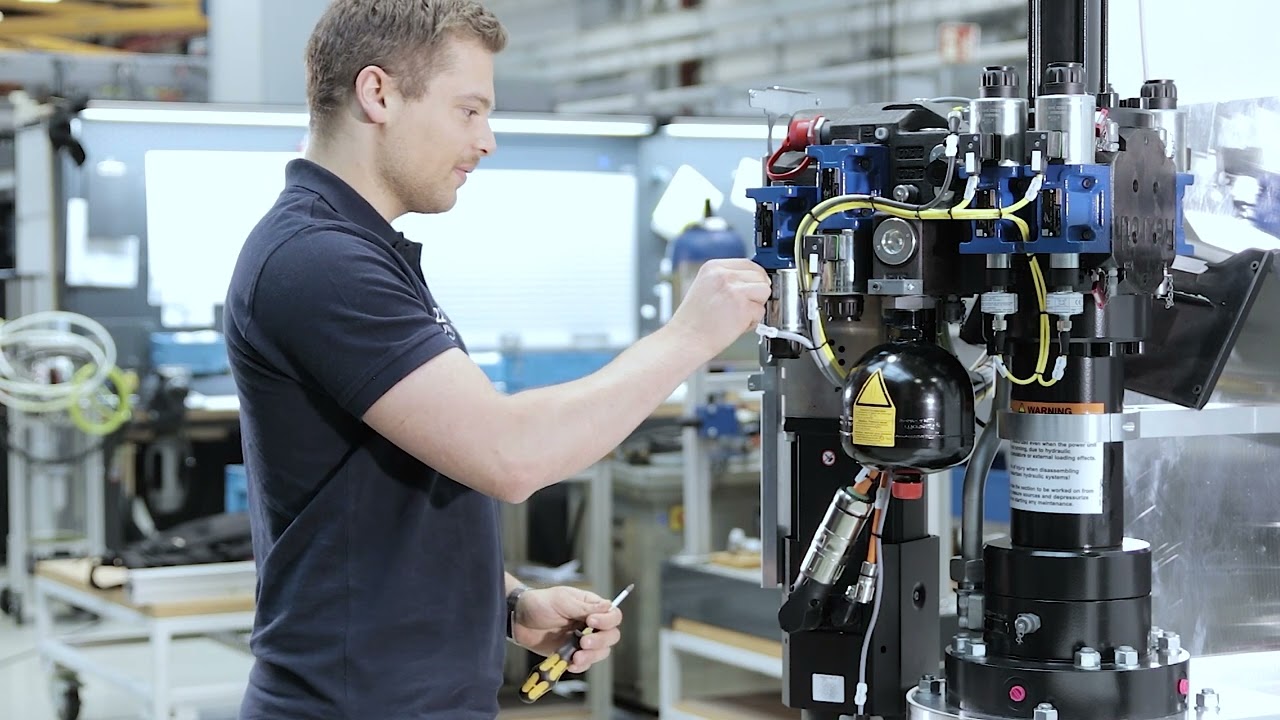 [DE] Bosch Rexroth: Autarke Achse CytroForce - Push Your Limits - YouTube