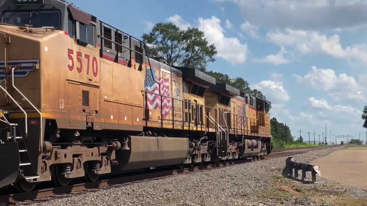 Union Pacific Manifest Train at Livonia, Louisiana - YouTube