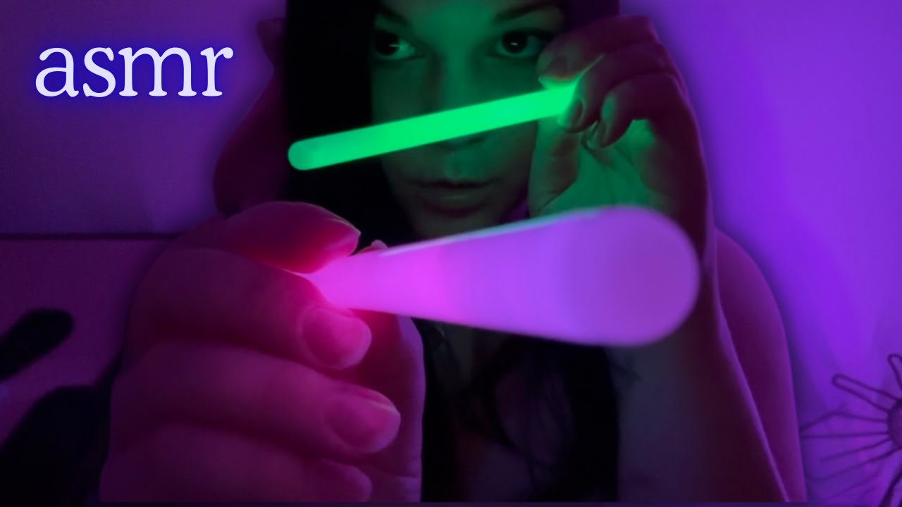 ASMR | Light triggers + Focus (slow clicky mouth sounds, face tracing, whispers, lights..) - YouTube
