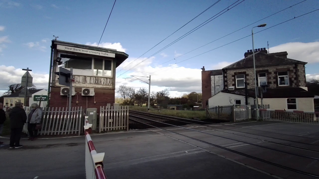 *DODGY ALARM* Hest Bank Level Crossing 11/10/2020 - YouTube