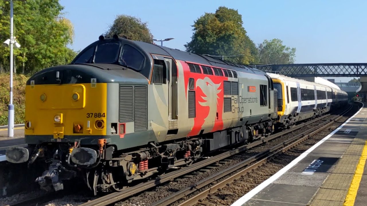 Class 37884 drags 466001 and 465933 through Swanley for Storage - YouTube