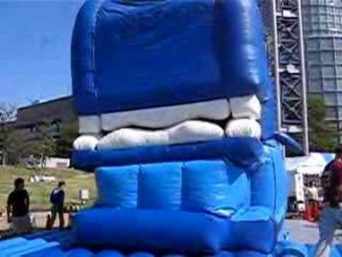Japanese Kids Climb into Inflatable Whale - 2007 - YouTube