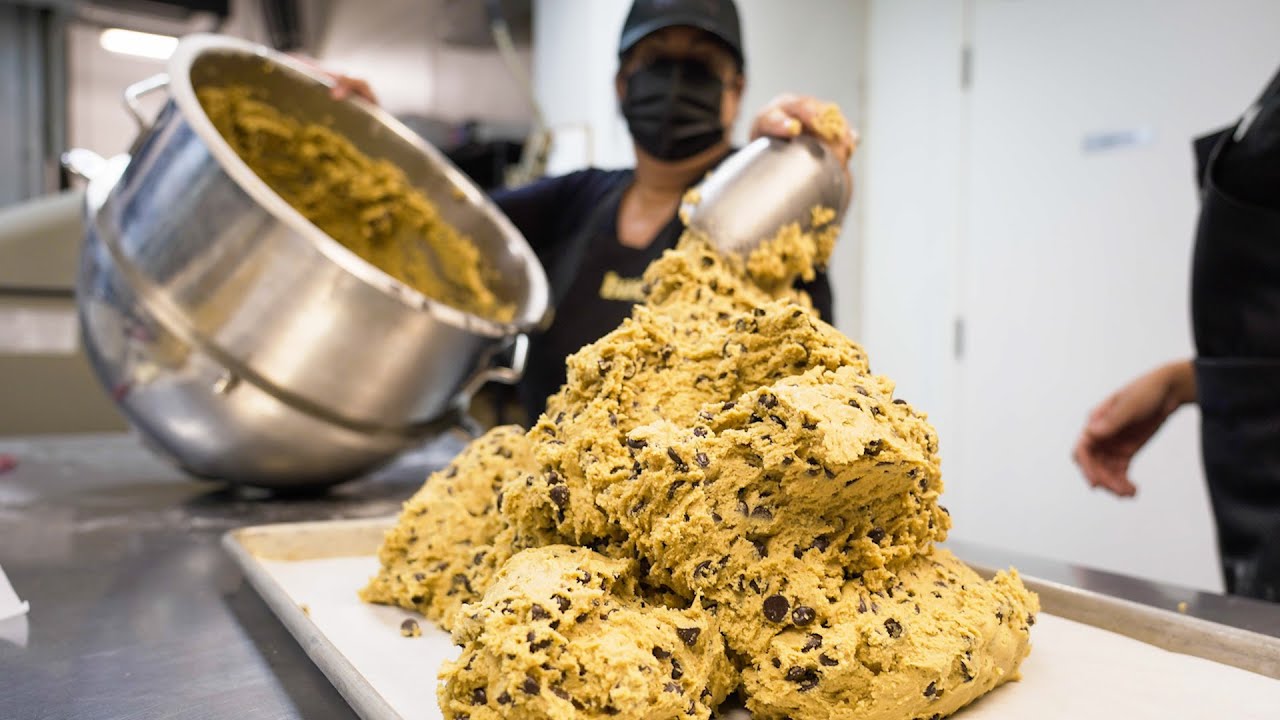 Batch Cookies is Toronto's source for chunky chocolate chip cookies ...