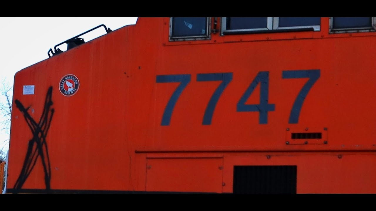 BNSF 7747 North - Great Northern Heritage Unit? - YouTube