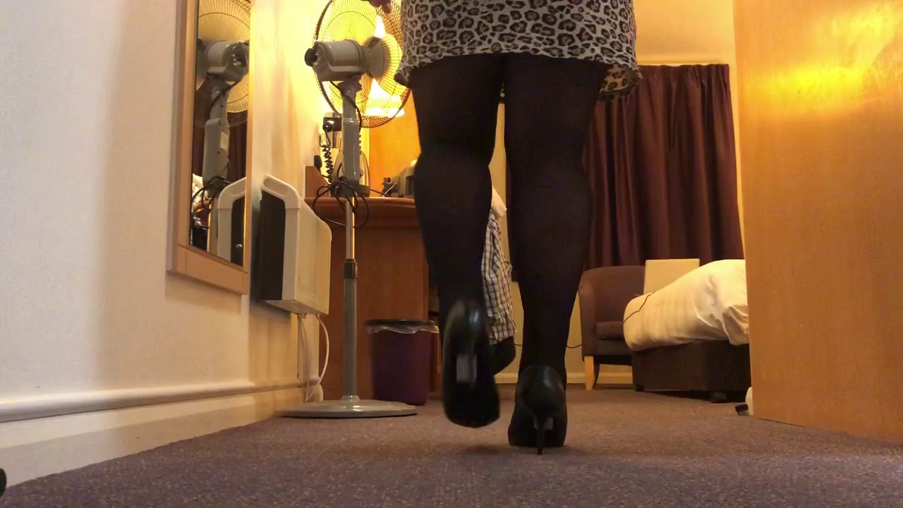 CD heel popping black leather pointy toe stiletto heels - YouTube