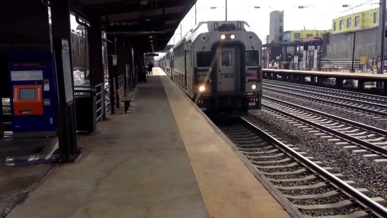 Multi level car NJT train with alp-45 trailing in rear gets cab speed ...