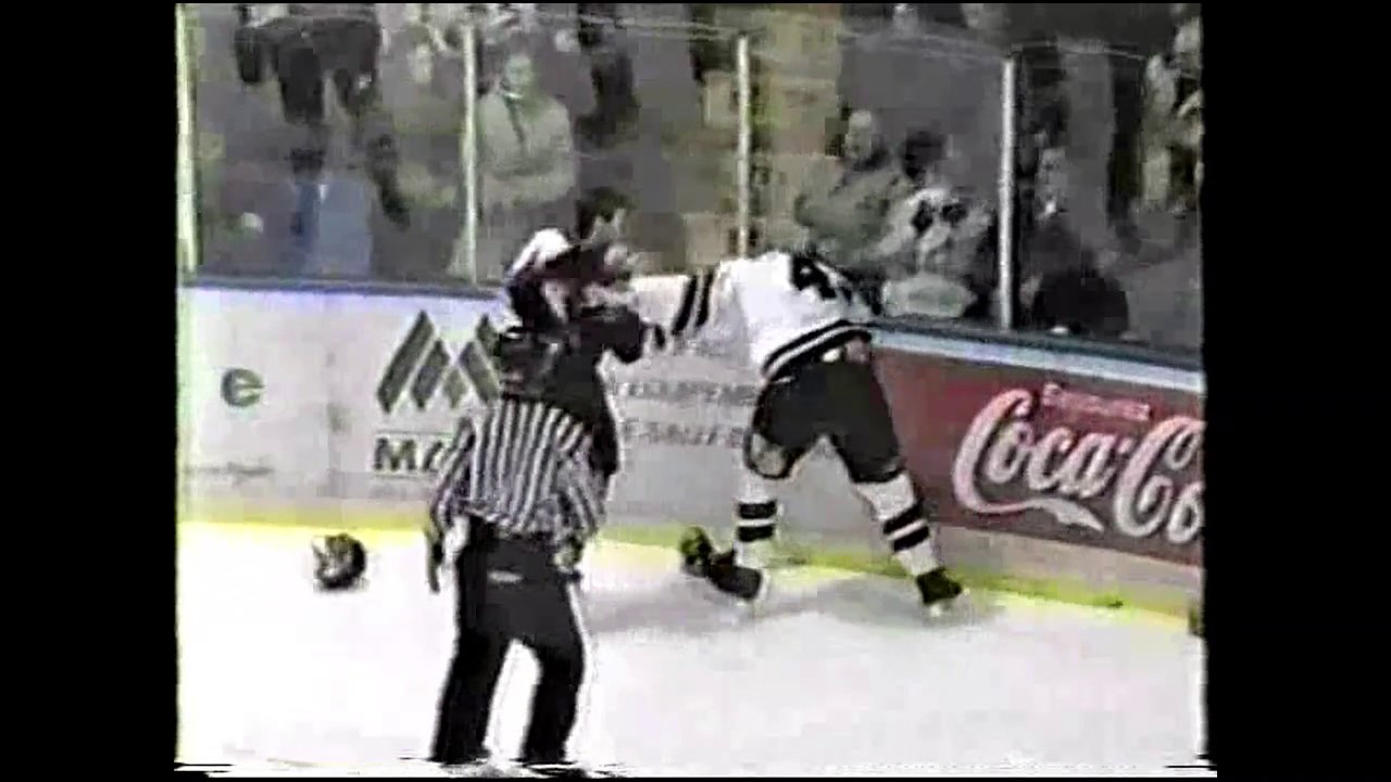 Jonathan Delisle vs Jason Clark 10-01-2004 - YouTube
