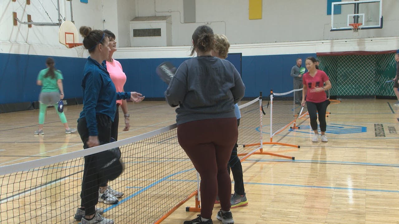 Beginner Pickleball players learn basics of the game during clinic ...