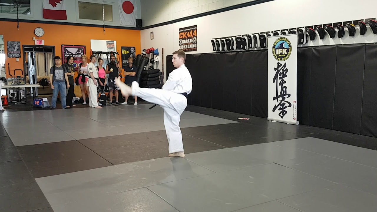 Kanku Dai by Sensei Darren Stringer - YouTube