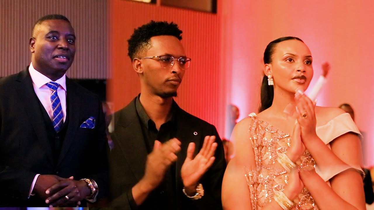 WooW🥰Couple ya FLEURY🥰JANET BAHAVU na Ap.GITWAZA😍NDAVUGA IMANA NIBONEYE ...