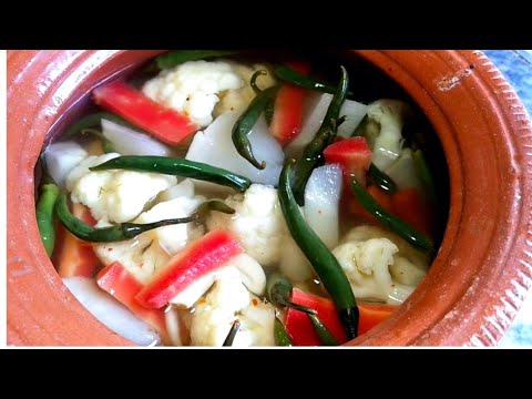 Sirka Wali Mix Sabzi Ka Achar || Mix Vegetables vinegar Pickle Recipe ...