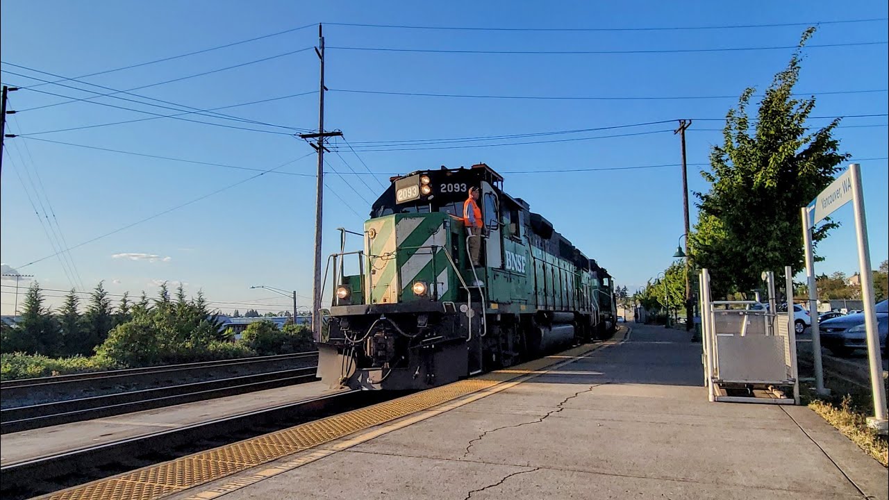BNSF BN HERITAGE UNIT LASHUP!!!!!!!(1) - YouTube