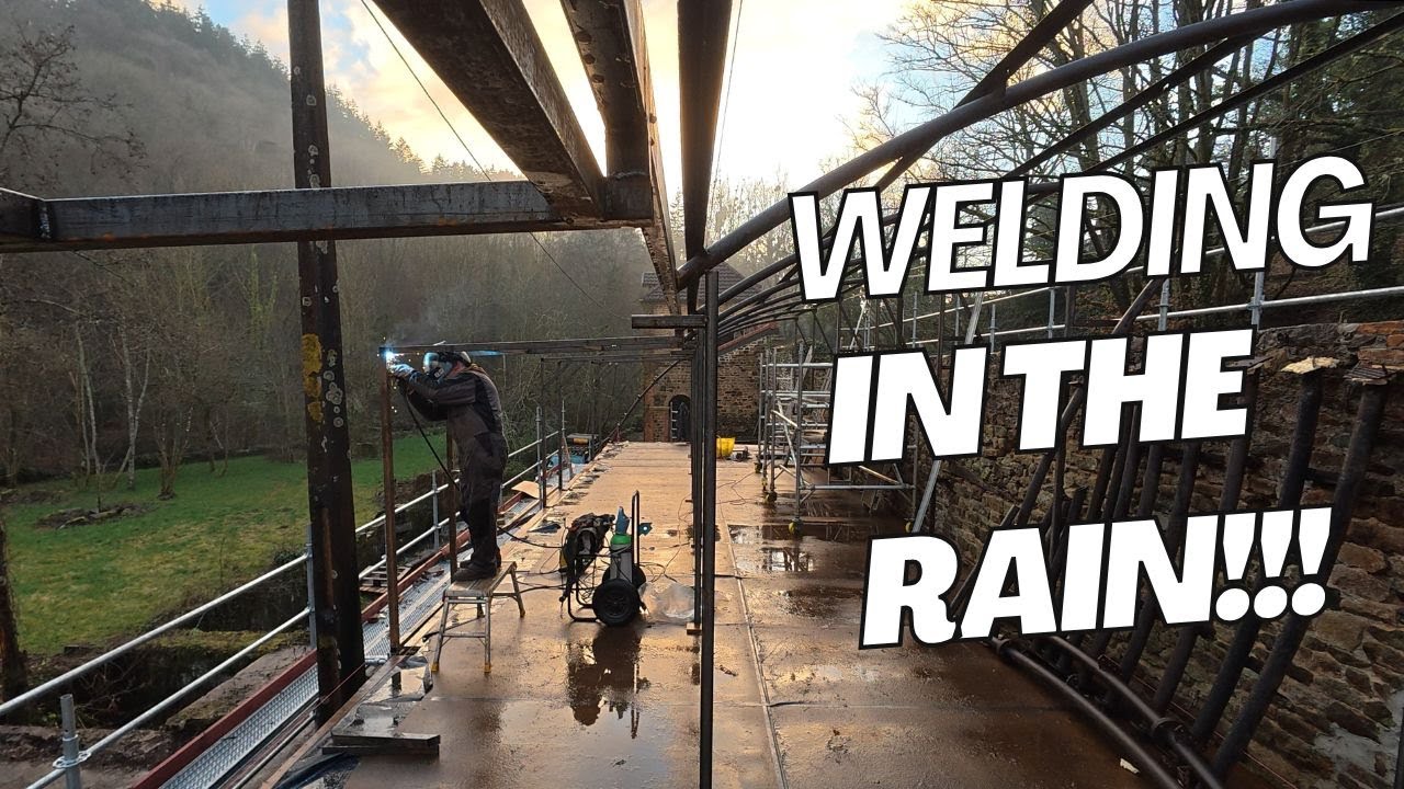 62. Welding in the rain - YouTube