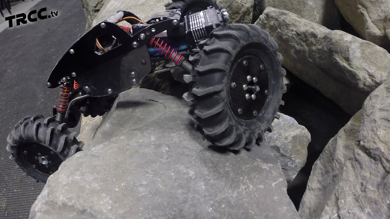 TRCC ROCKS - First run with the (rebuilt) 1.9 crawler - YouTube