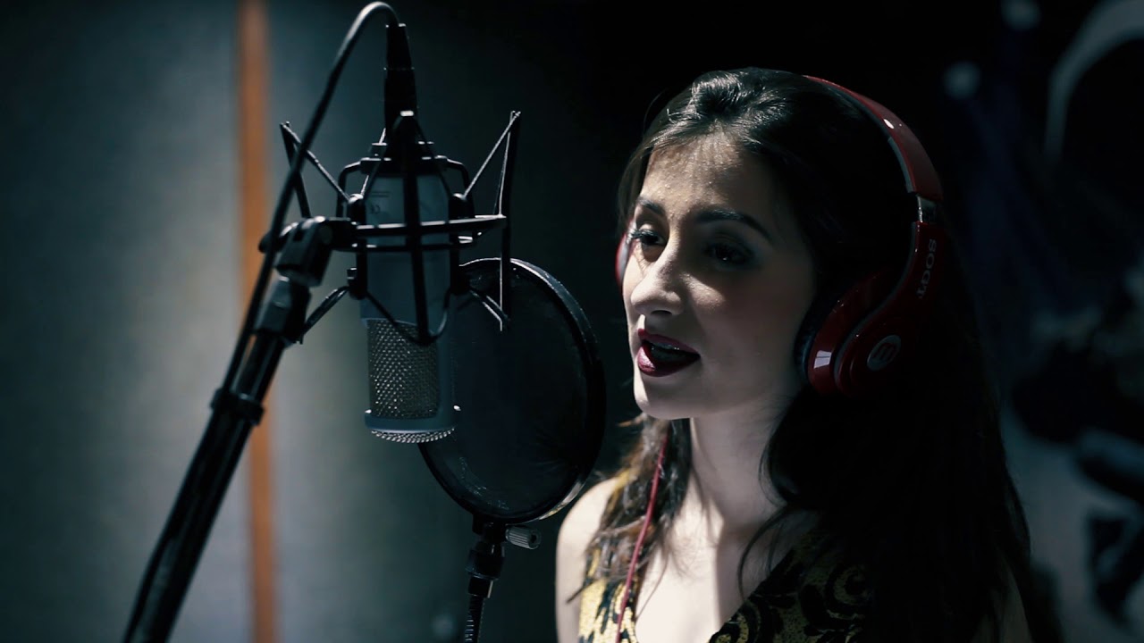 Stephanie Prado - Menina Fofa ( clipe oficial) - YouTube