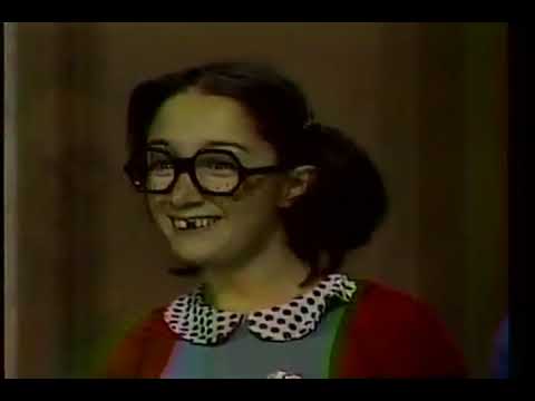 El Chavo (1979) HECTOR BONILLA VISITA LA VECINDAD PARTE 1~1