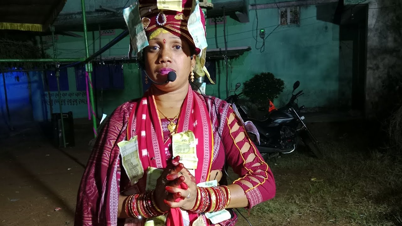 Ghuli Pali #ladieskirtan #bargarh #bhagya -Krushna gala pathe contec ...