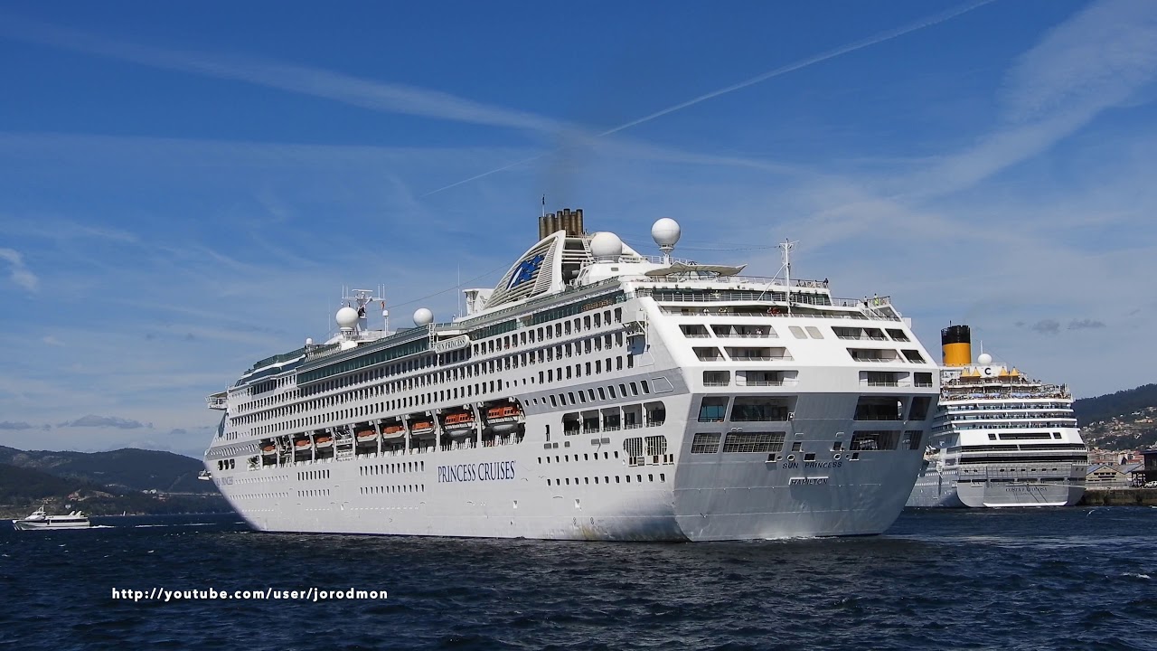 Cruise Ship SUN PRINCESS departs Vigo [4K] - YouTube