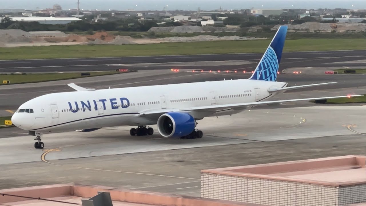Plane Spotting Compilation at RCTP/TPE (2021.Apr.5) /桃園機場 - YouTube