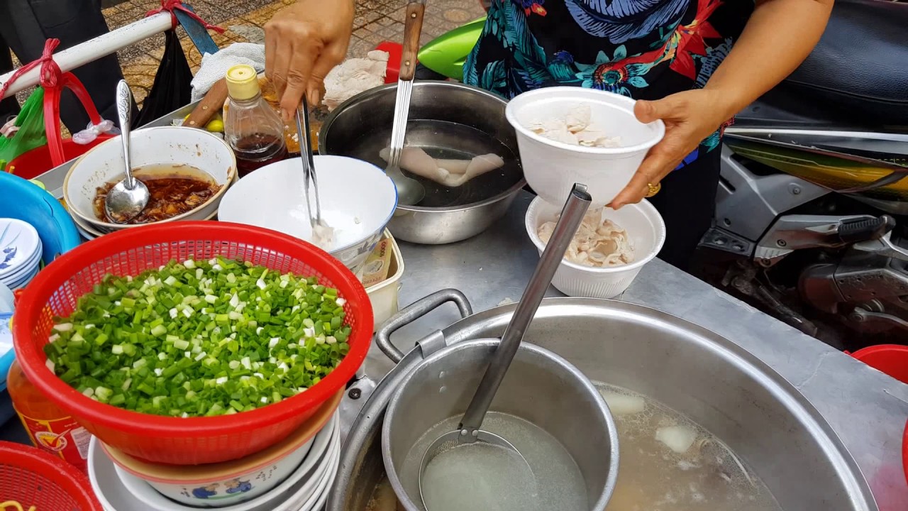 Saigon Cheapest Street Noodle Stalls - Journey To Saigon, Vietnam - YouTube
