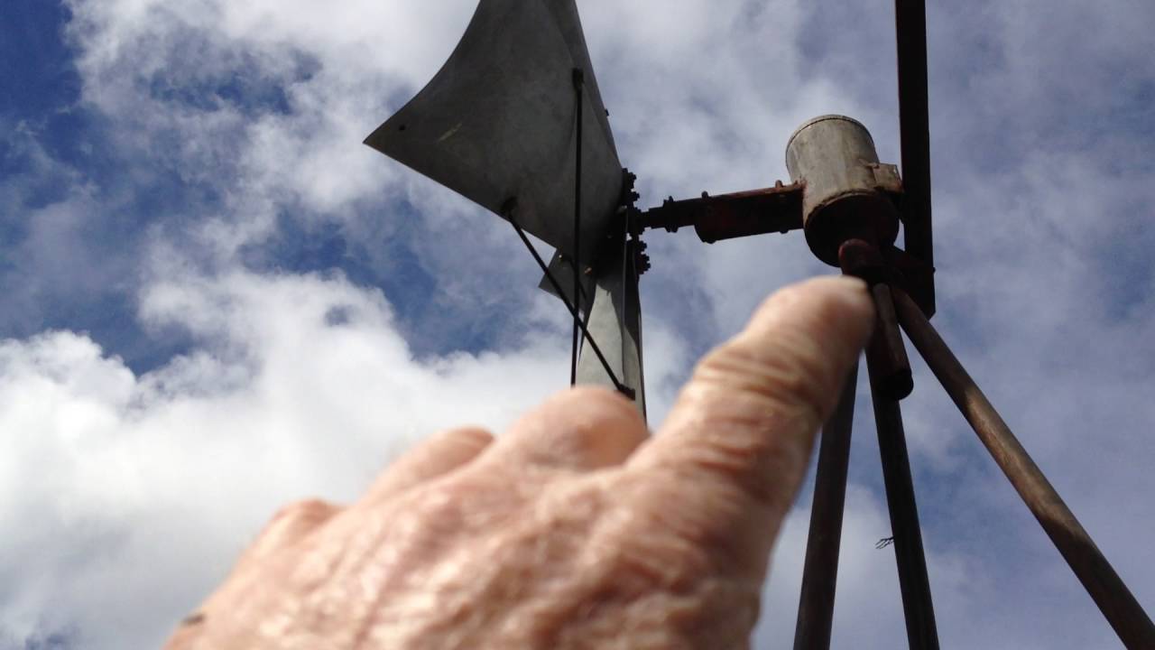 Thompson Junior Windmill,a baby windmill made in South Australia - YouTube