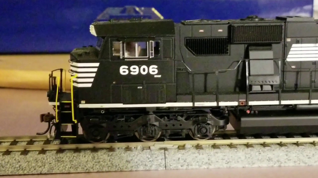 Athearn Genesis NS EMD SD60E Road No. 6906 - YouTube