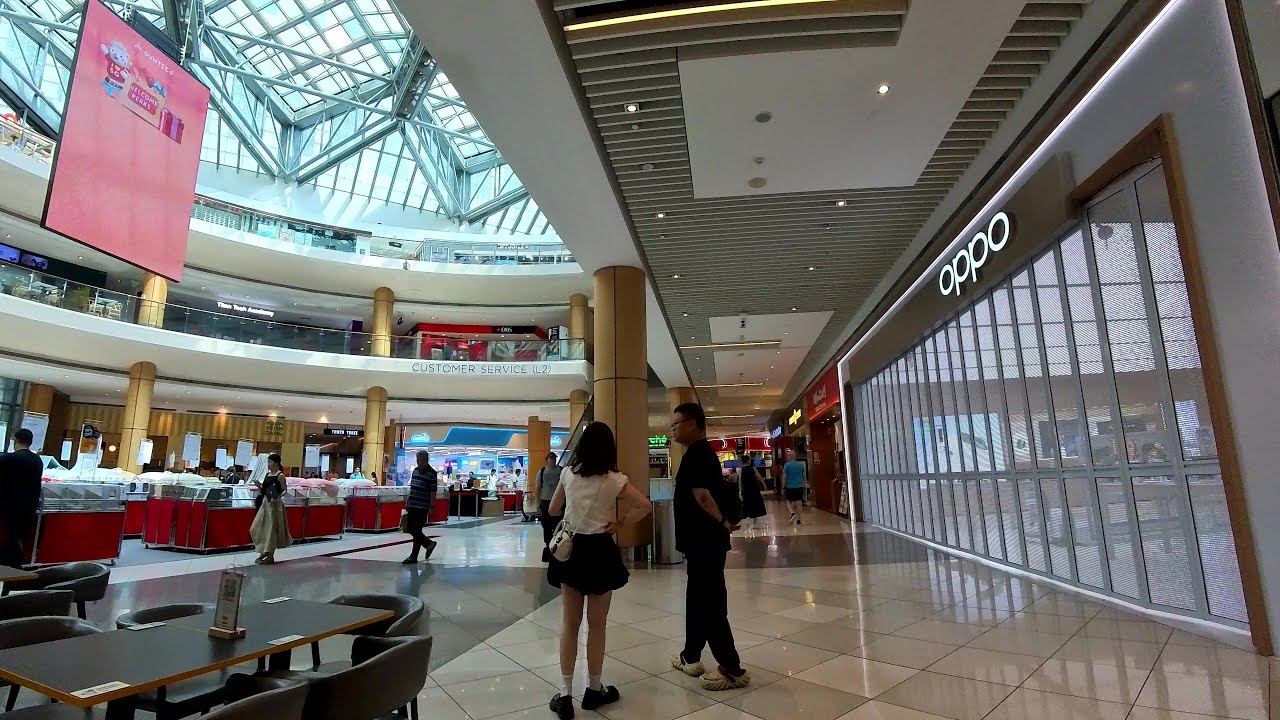 Fully sheltered walk from Promenade MRT Station to Esplanade MRT ...