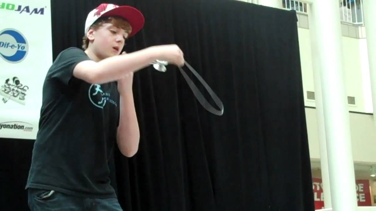 charlie Byers placing 1st at the 2012 fl state yoyo contest - YouTube