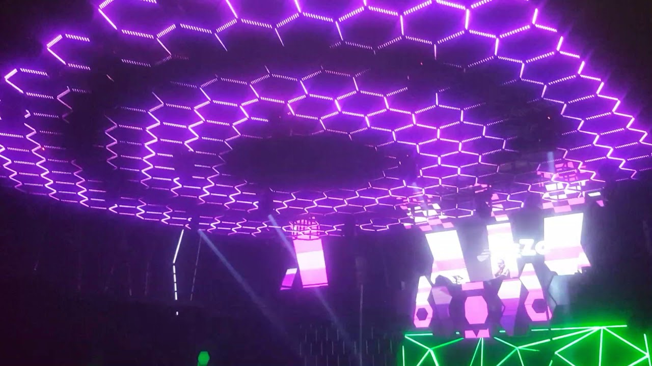 Manado Nightlife |Club in Manado city - YouTube
