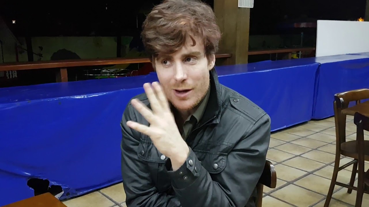 O DIRETOR HAMILTON DE OLIVEIRA E O ATOR GABRIEL CANELLA NOS FALA DE ...